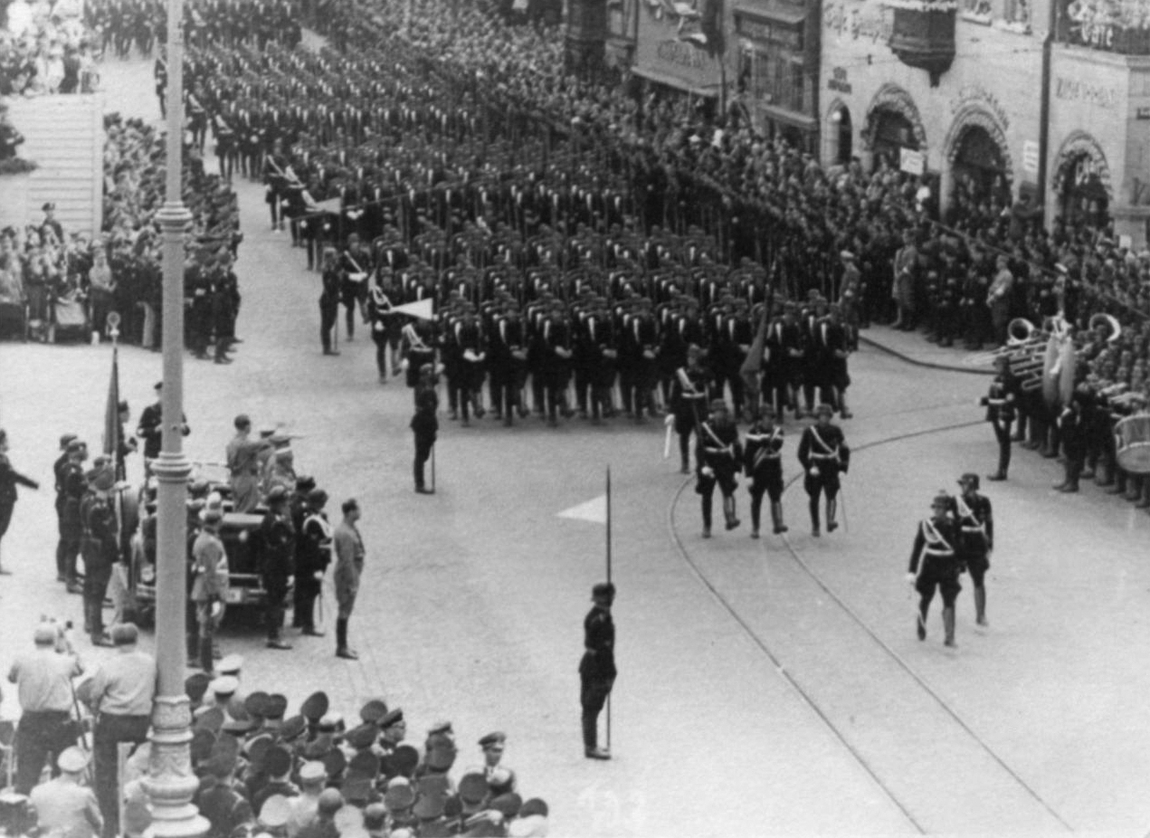 Hitler Archive | Adolf Hitler salutes the SA march at the 1936 RPT