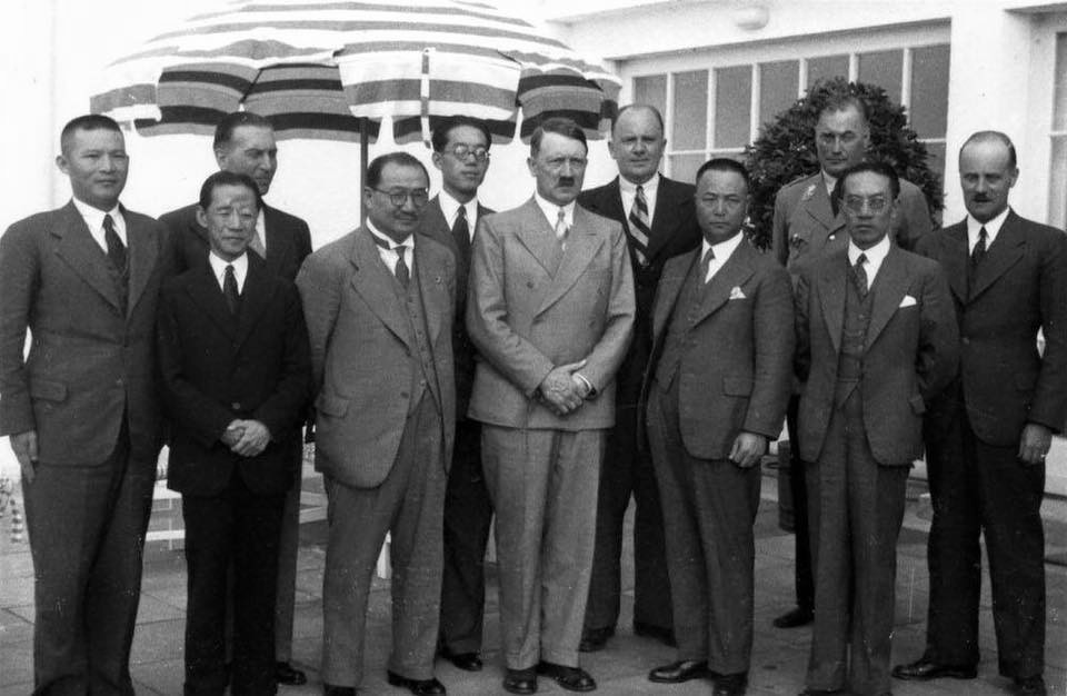Hitler Archive | Adolf Hitler and the Chinese delegation at the Berghof