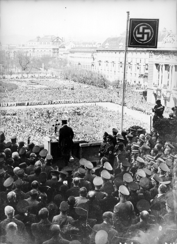 Hitler Archive | Adolf Hitler at the balcony of the Hofburg on the ...