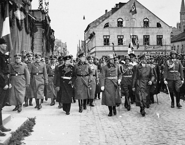 Hitler Archive | Adolf Hitler enters the Klaipeda town in the Memel region